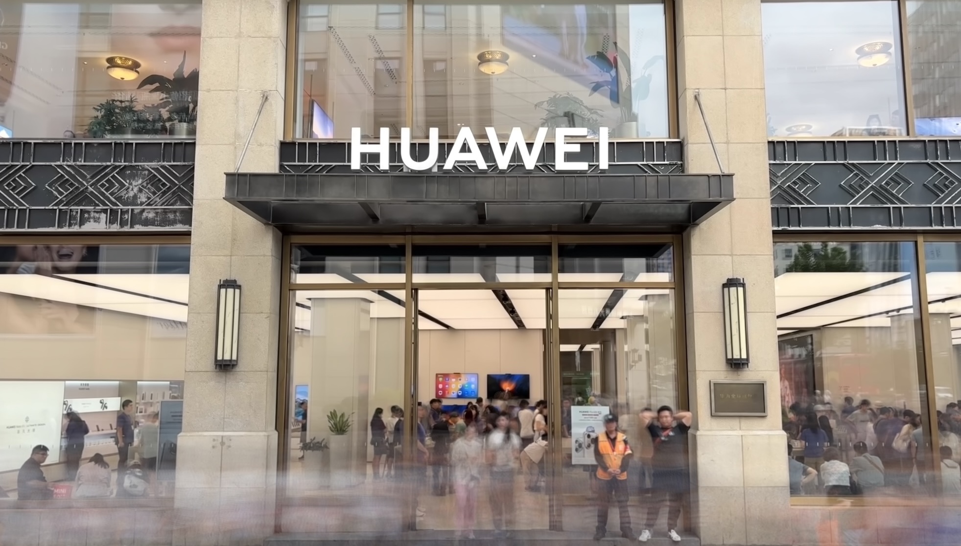 Robots, AI and Football: Huawei and The Era of 5G-Advanced - TelcoForge